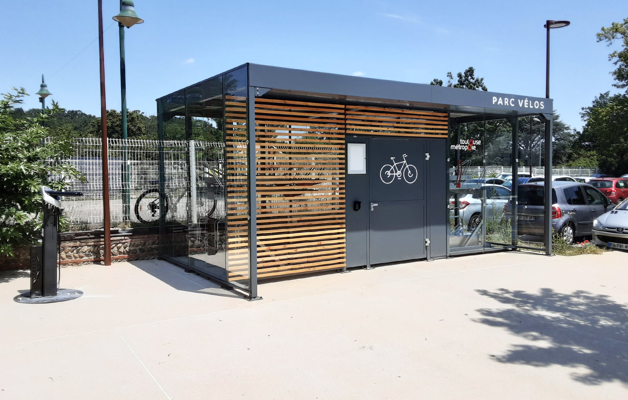 Aménager un abri vélos sécurisé : le guide Abriplus | Abri Plus